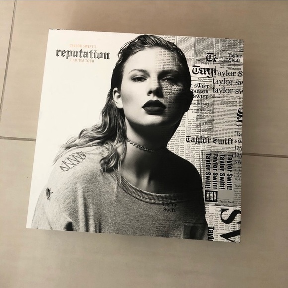 Taylor Swift | Accessories | Taylor Swift Reputation Stadium Tour Vip ...